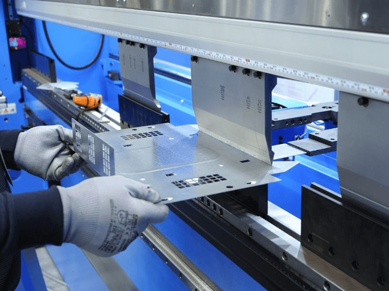 How Does a Press Brake Work? A Quick Guide - ADH Machine Tool