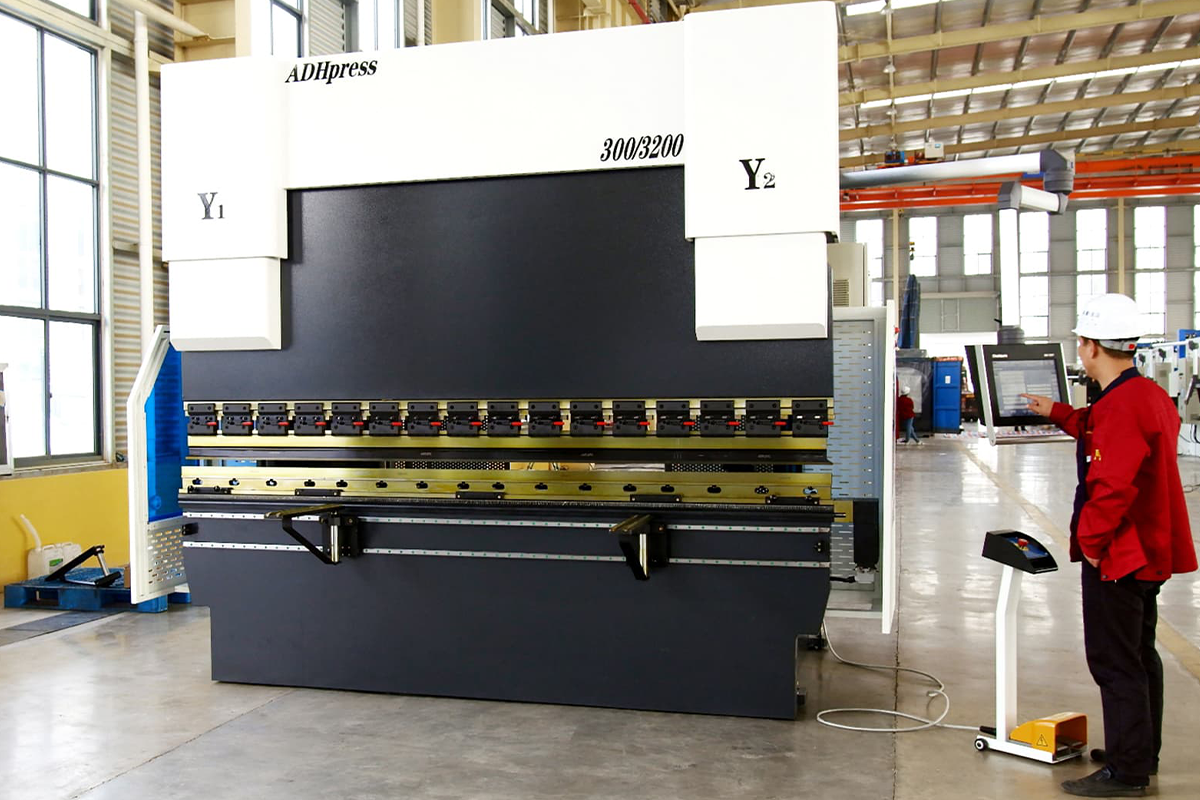 Press Brake or Press Break Explained - Machine RFQ