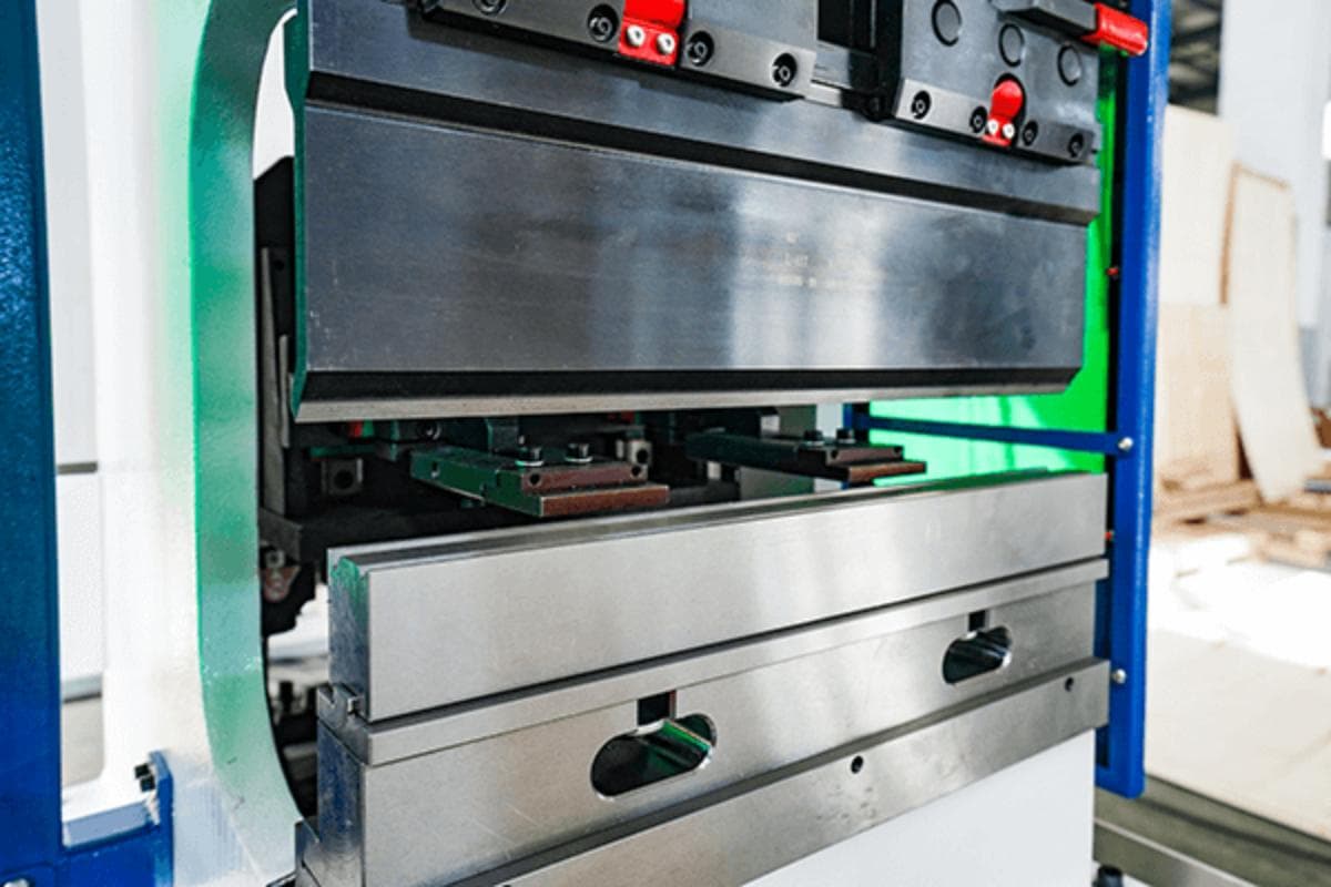 Hydraulic Press Brake vs Electric Press Brake: Which Is Better? - ADH ...