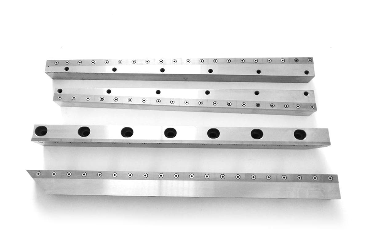 Types of Shear Blades Used in Hydraulic Shearing Machines - ADH Machine ...