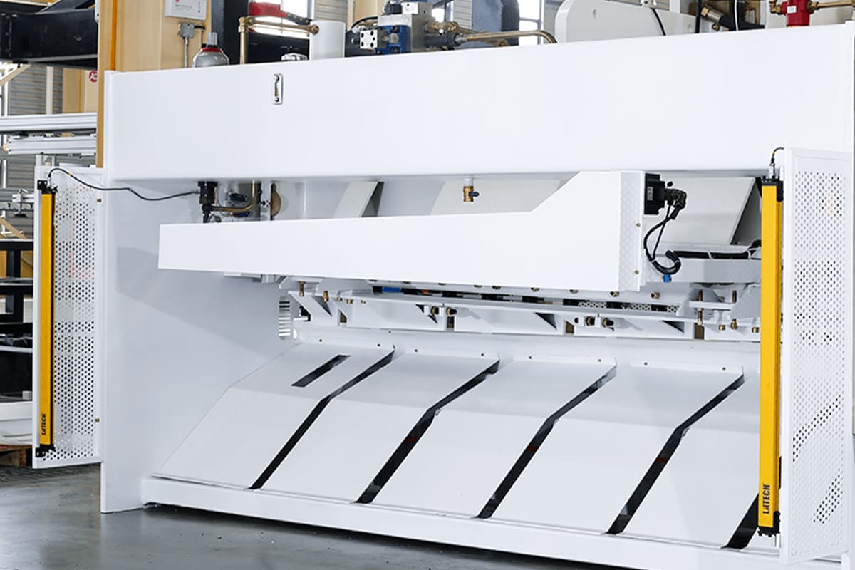 Key Components of a Hydraulic Shearing Machine - Machine RFQ