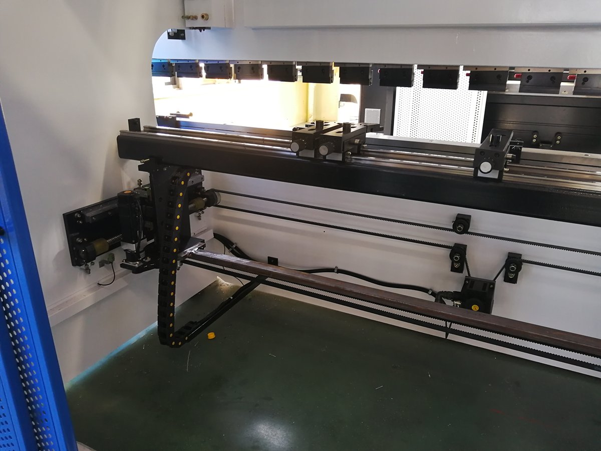 How to Align a Press Brake Back Gauge: A Complete Guide - Machine RFQ