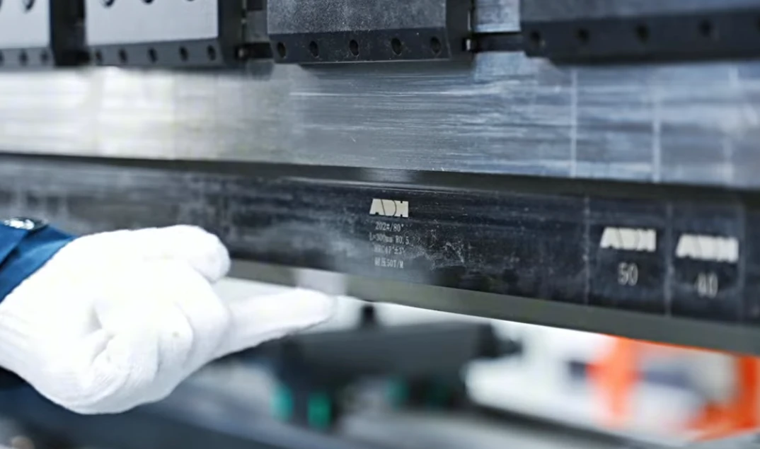Press Brake Die Holder Alignment: Why "Universal Fit" Is Undermining ...